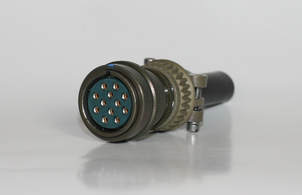 3 of the Industries That Use Expeditionary Cables and Connectors – Robert Technologies